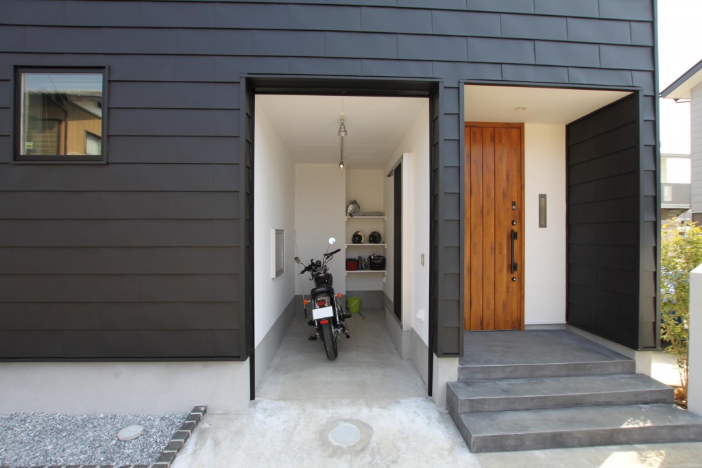 平屋×ガレージハウス：趣味も叶う、理想の暮らしを一つのフロアで | 市川市・船橋市で平屋の注文住宅は自然素材・高耐震・高断熱の工務店DAISHU